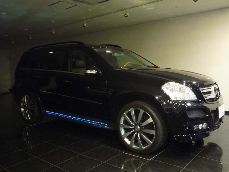 メルセデスベンツ GL550 ART カスタム | 輸入車専門店・アメ車・欧州車・逆輸入車 | キャルウイング (CALWING)